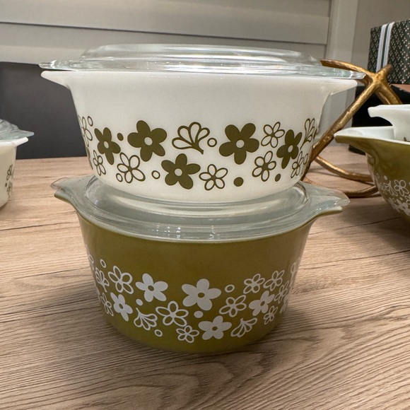 Pyrex | Dining | Pyrex Spring Blossom Round Casserole Dishes Set W Lids ...